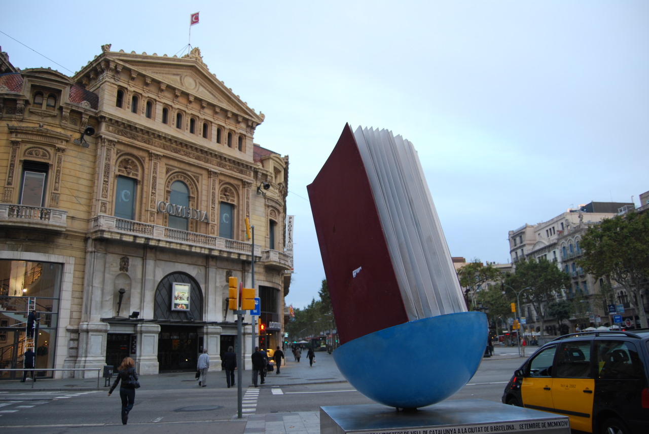 Two-meter high sculpture pays tribute to the book