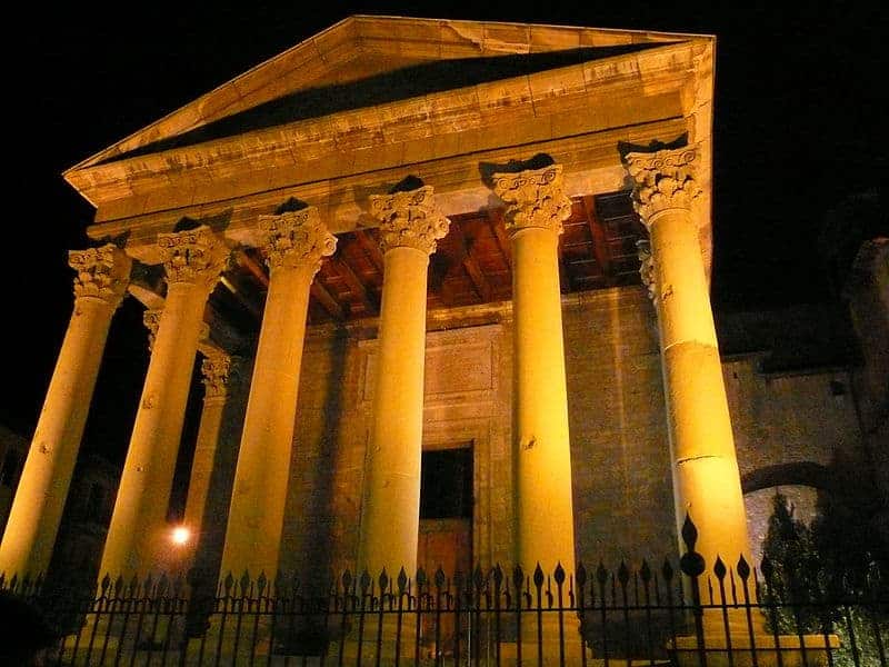 Descubriendo el Templo Romano de Vic: un viaje en el tiempo en Cataluña