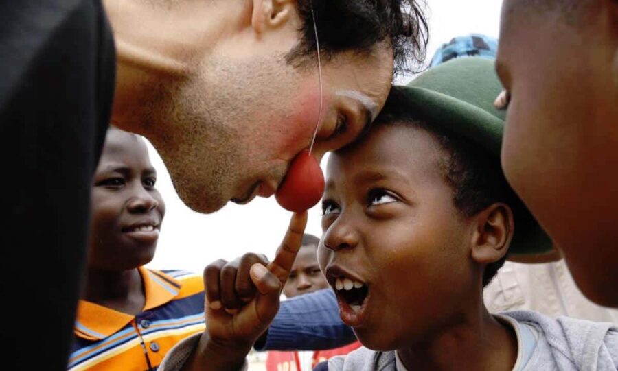 Clowns without Borders: transforming faces with laughter around the world