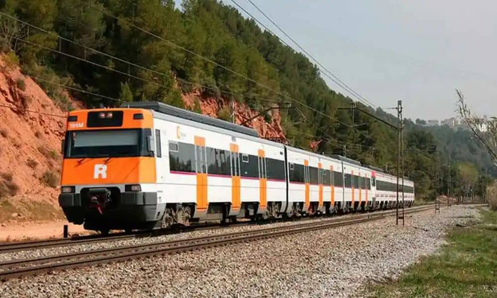 Rodalies establishes a hundred collaborations to promote the use of the ...
